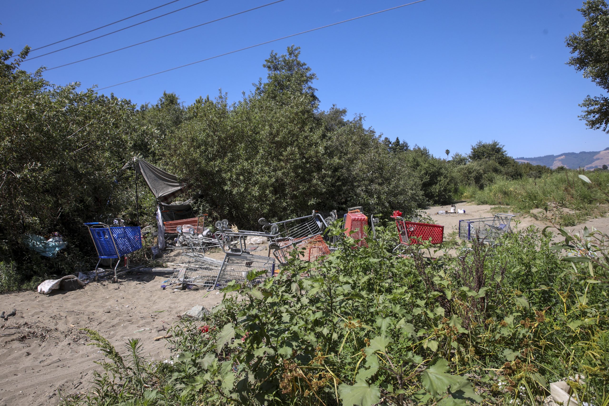 ‘People are overwhelmed’: Pajaro River levee residents face Monday ...