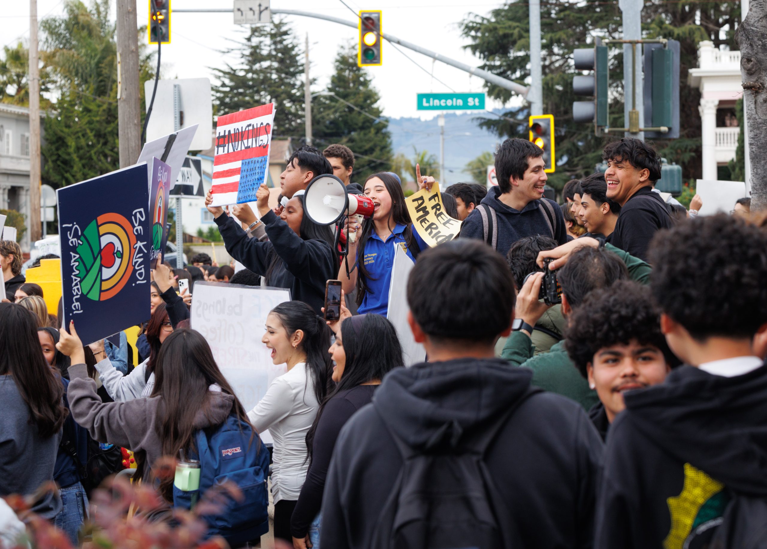 Hundreds of Watsonville High students walk out of class to take stand against immigration ...