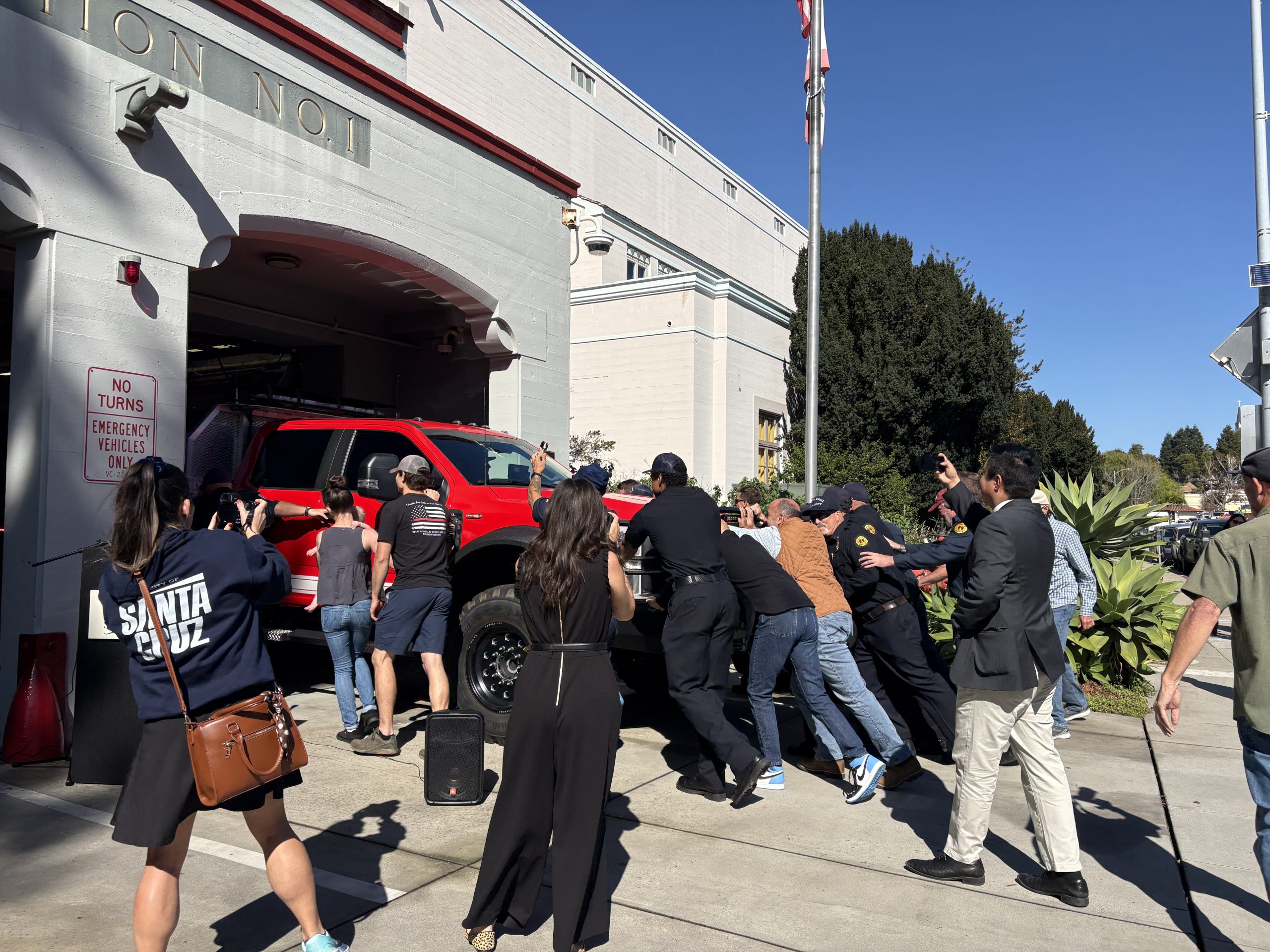 Santa Cruz Fire Department gets a new fire engine - Lookout Santa Cruz